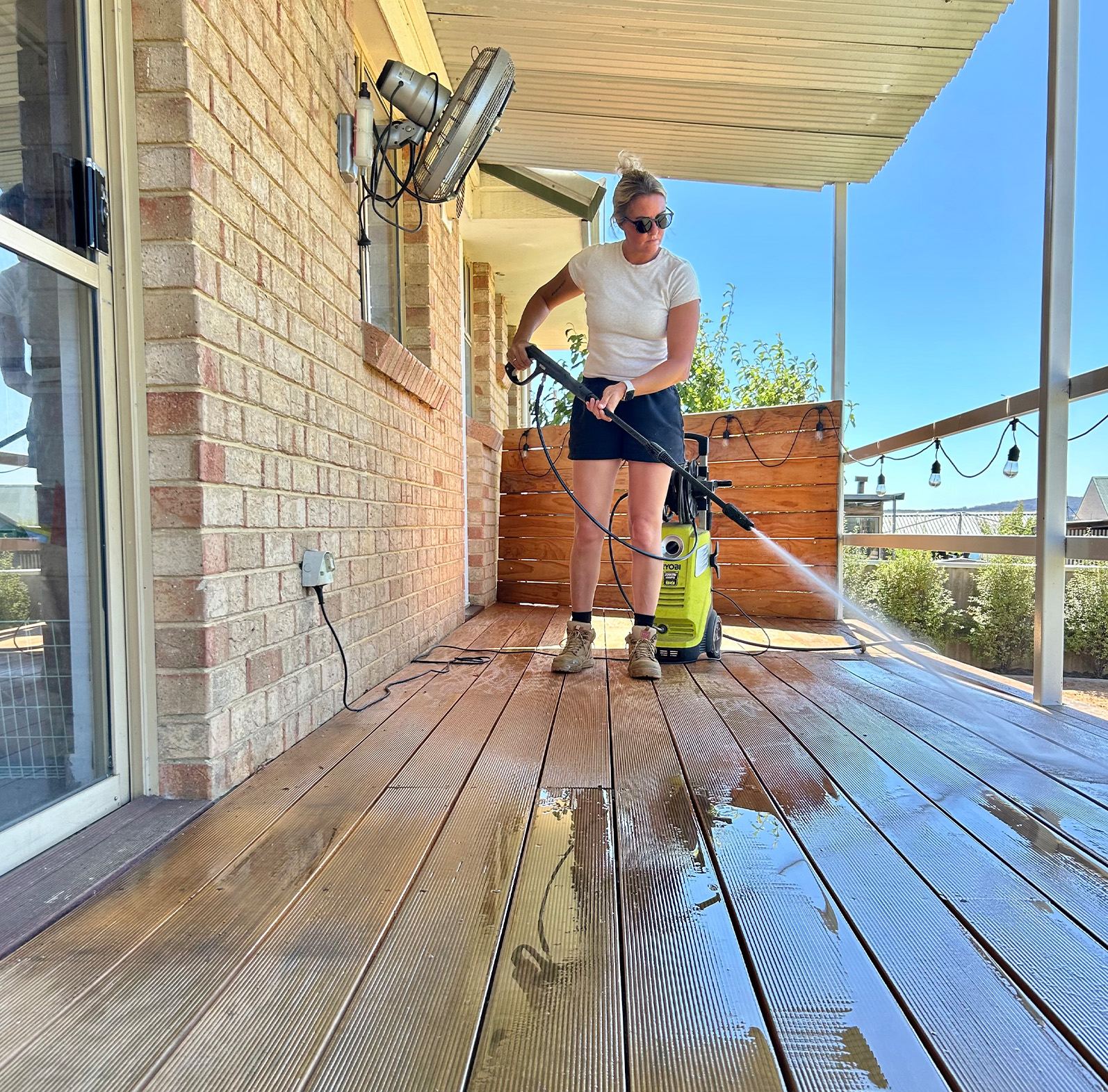 How to re-oil your timber deck with ease - Diggers Australia