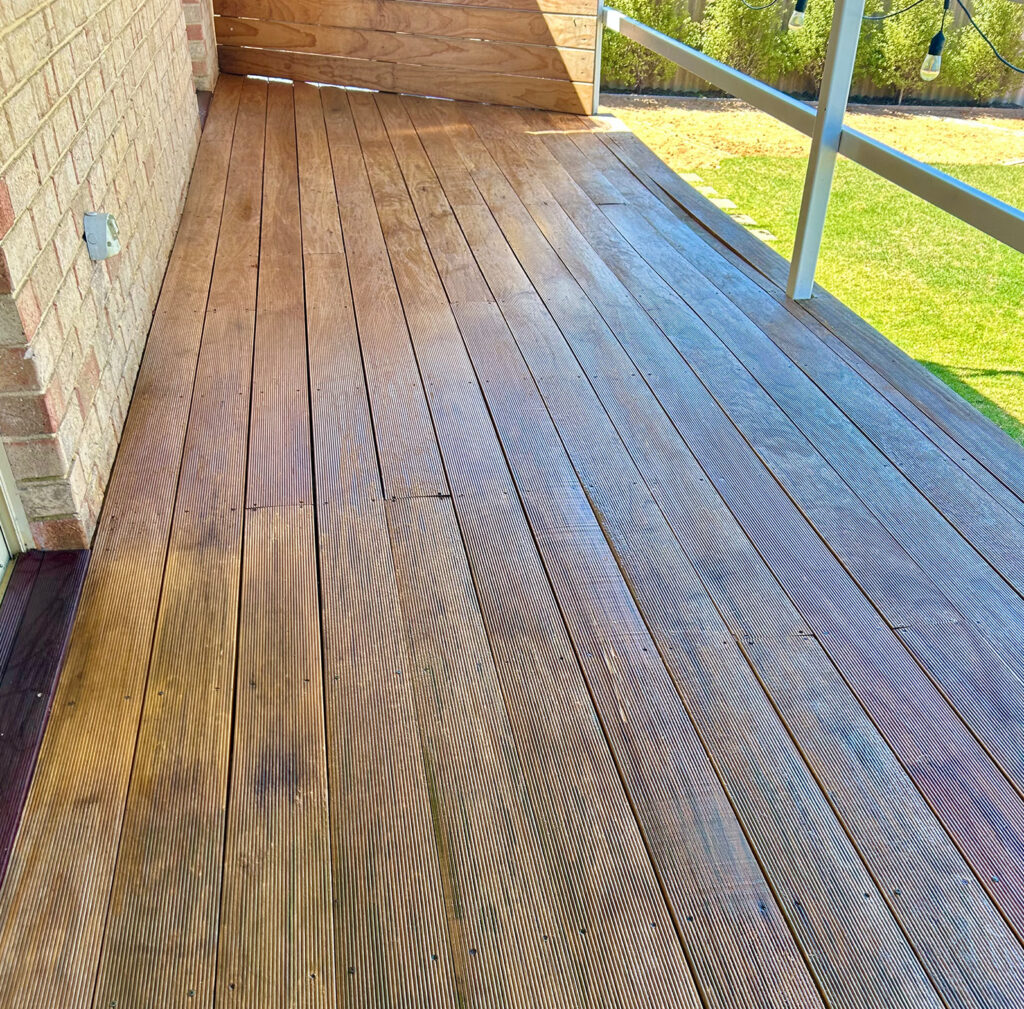 How to re-oil your timber deck with ease - Diggers Australia